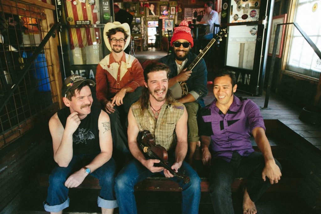 L'UniCo | Albumrezension: Whiskey Shivers – „Some Part Of Something“